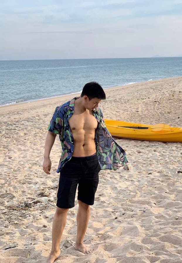 Bank Teerapat เปิดวาร์ป หนุ่มฮอต สไตล์ป๋า หล่อล่ำ เร้าใจมาก