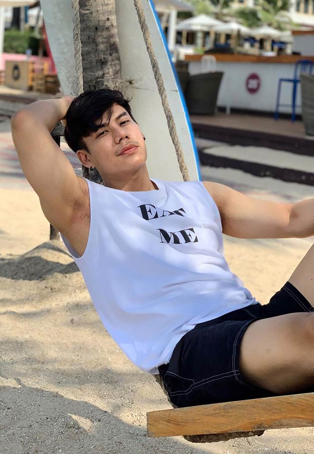 Bank Teerapat เปิดวาร์ป หนุ่มฮอต สไตล์ป๋า หล่อล่ำ เร้าใจมาก