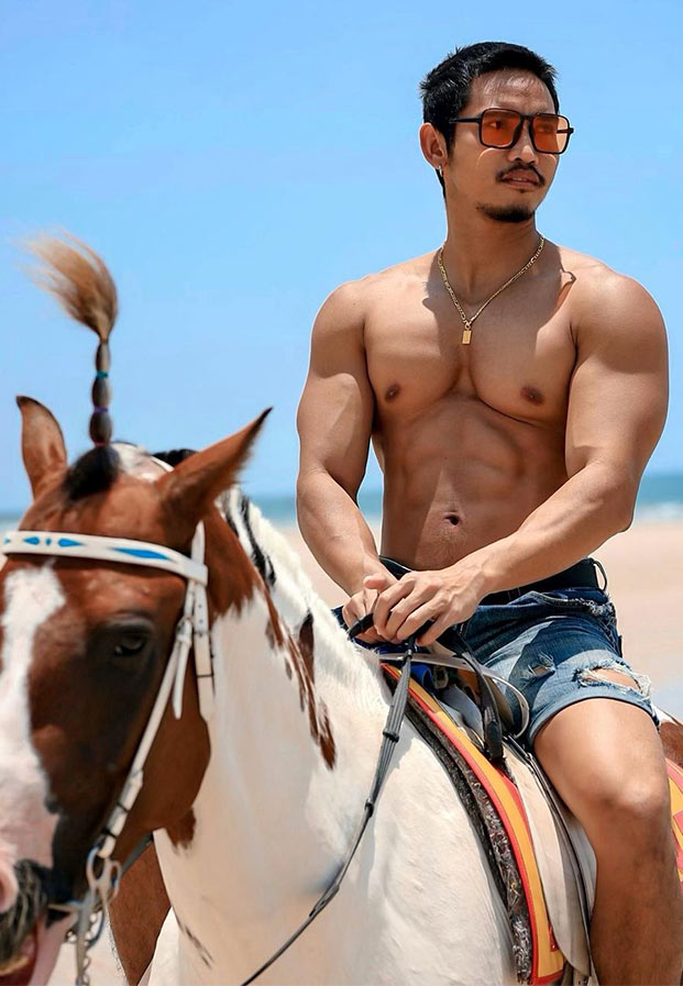 Parnthit Wichaidit เปิดวาร์ป หนุ่มหล่อเข้ม ซิกแพคแน่น หุ่นแซ่บเวอร์