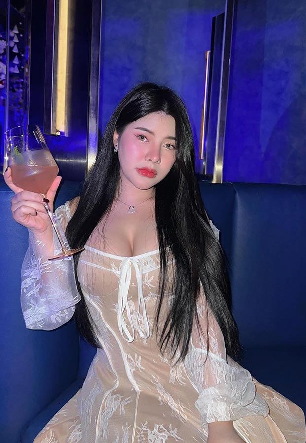 Natthida Chaladlam เปิดวาร์ป เน็ตไอดอลสาวสวย หุ่นแซ่บ เกินต้าน