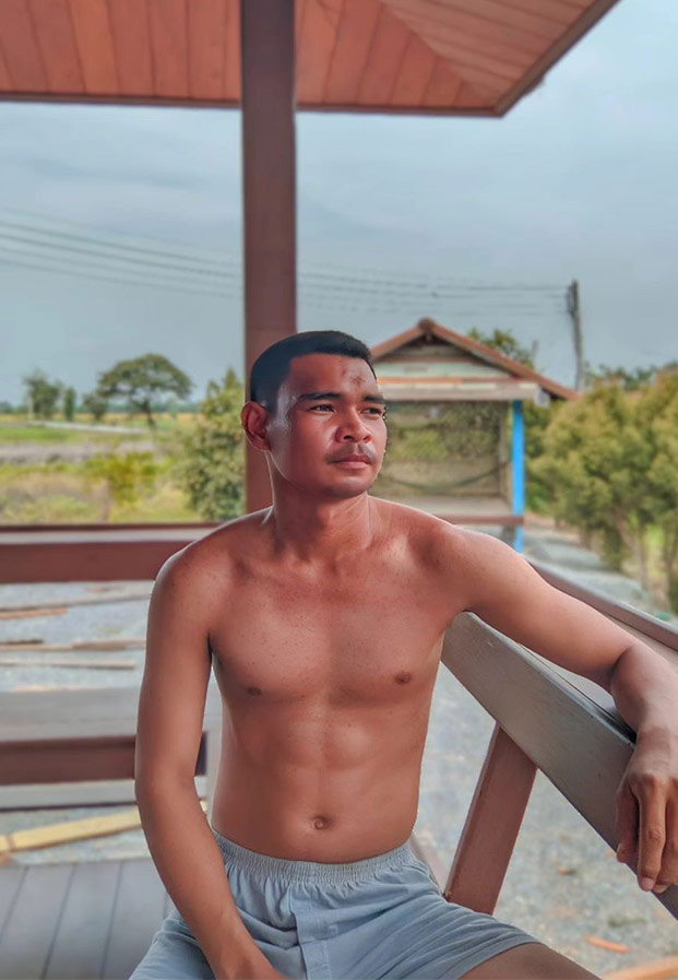 Narakorn Jamaree เปิดวาร์ป หนุ่มฮอต สายช่างไม้ โดดเด่น เร้าใจ