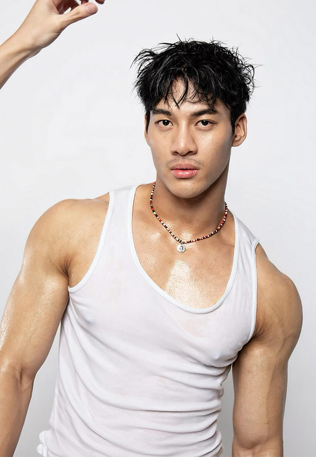 ณธรรศ ตันเจริญ เปิดวาร์ป หนุ่มหล่อกล้ามใหญ่ หุ่นดี ฟิตเฟิร์ม